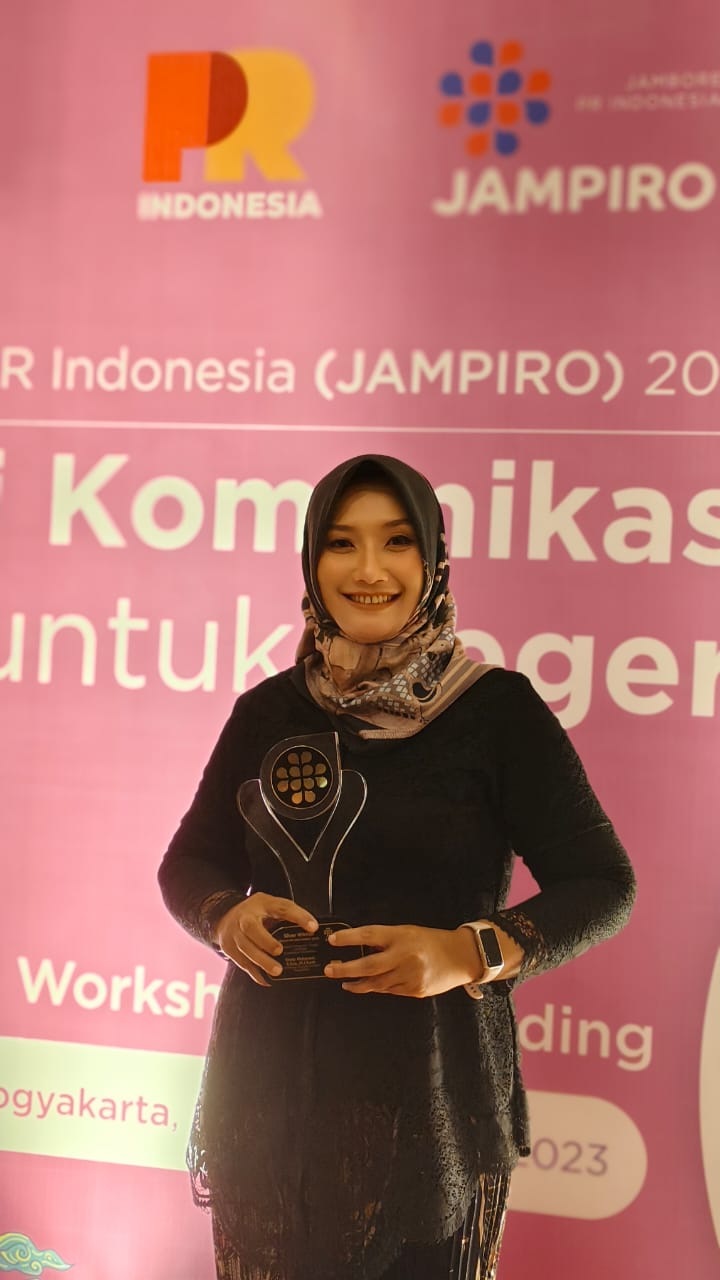 Humas UNISA Yogyakarta Meraih Penghargaan Silver Winner Insan PR Indonesia 2023 - Universitas ...