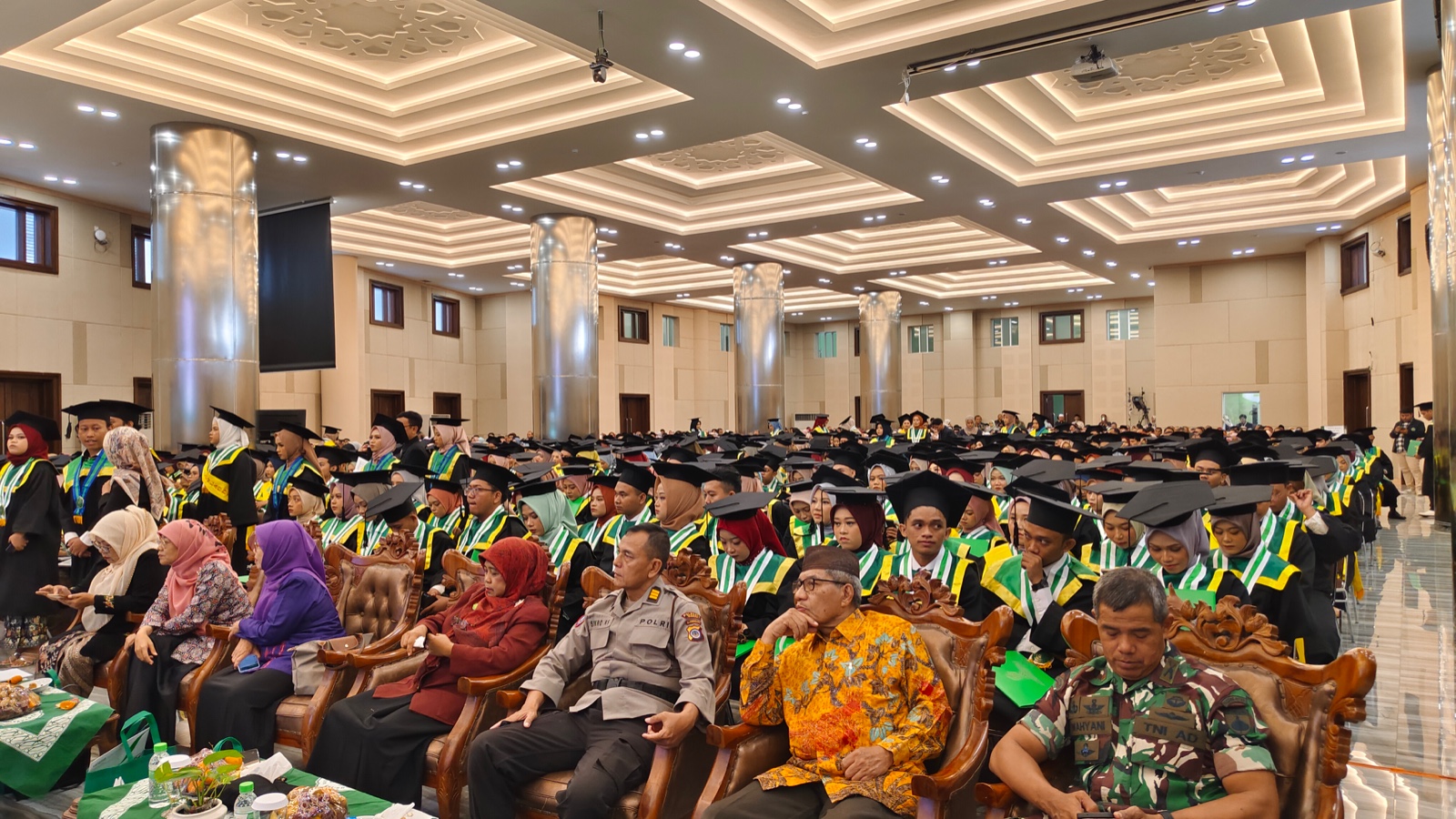 Wisuda UNISA Yogyakarta: Lulusan Diberi Amanat Menjadi Penggerak ...
