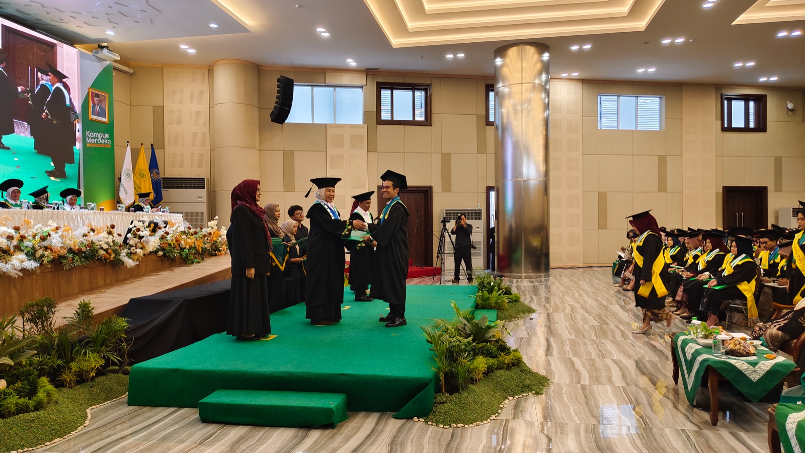 Wisuda UNISA Yogyakarta: Lulusan Diberi Amanat Menjadi Penggerak ...