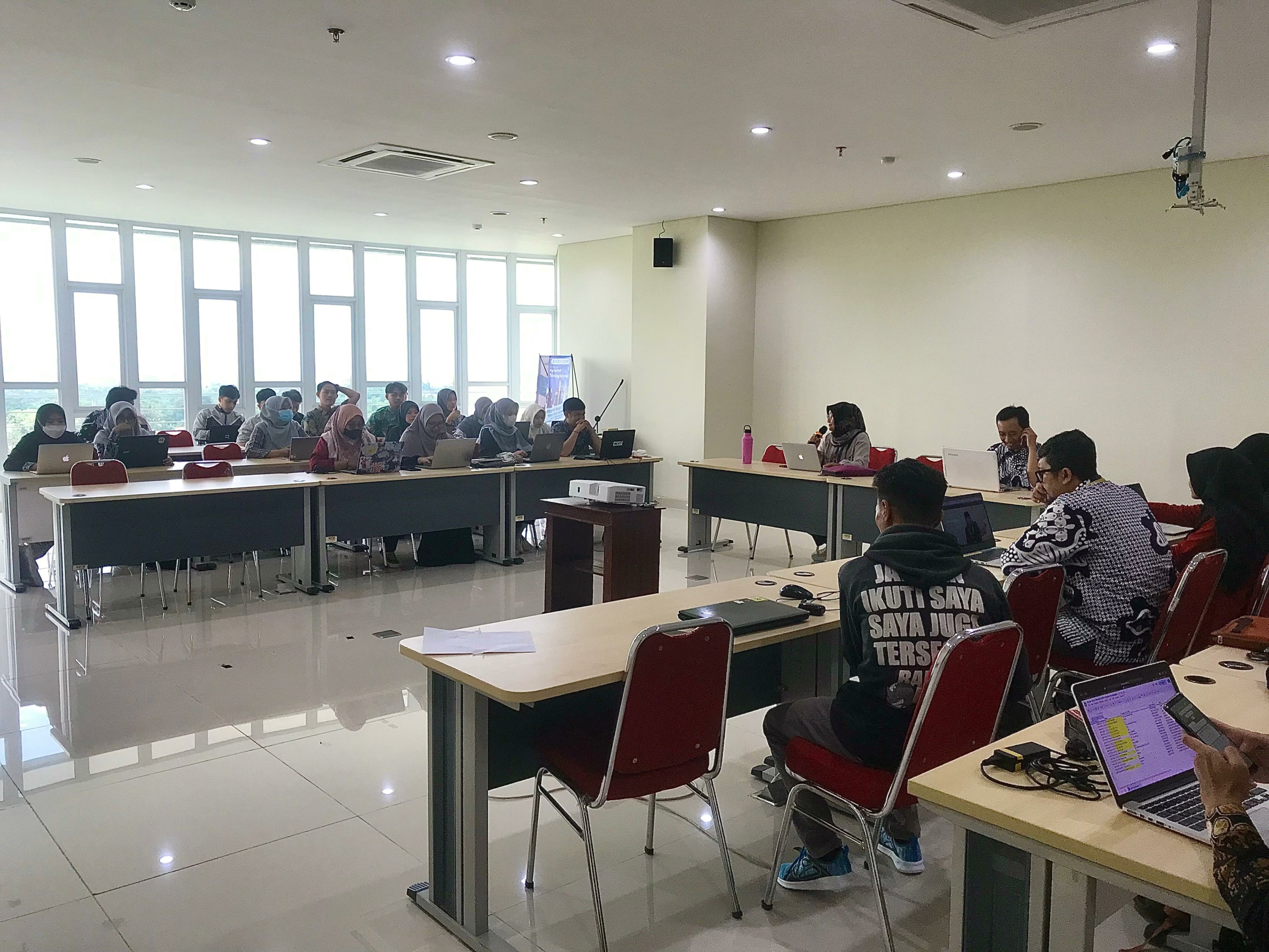 Biro Humas dan Protokol UNISA Yogyakarta Gelar Kopdar Admin Website ...